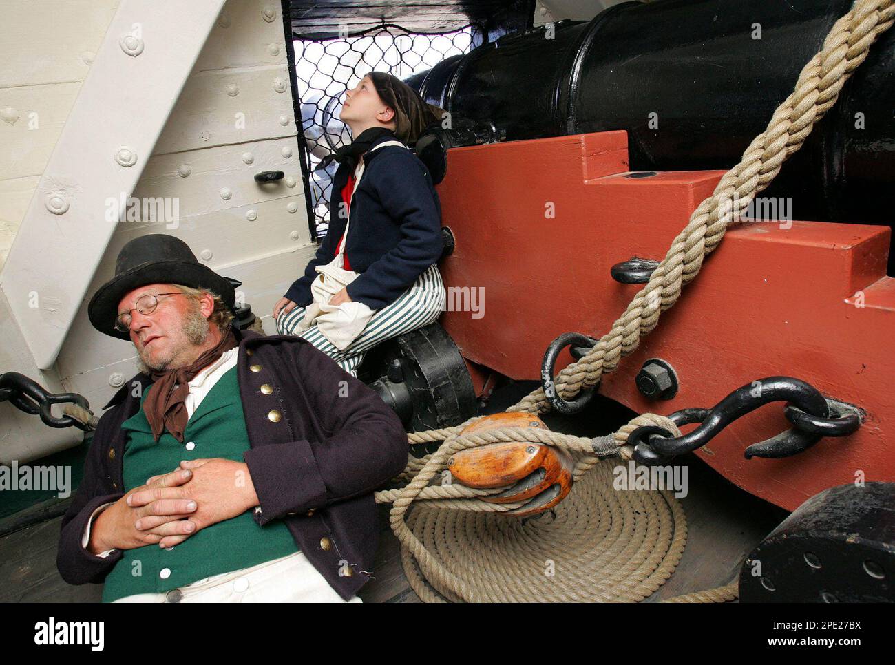 Reenactors Les Southwick and his daughter Emma, 10, of Toledo, Ohio ...
