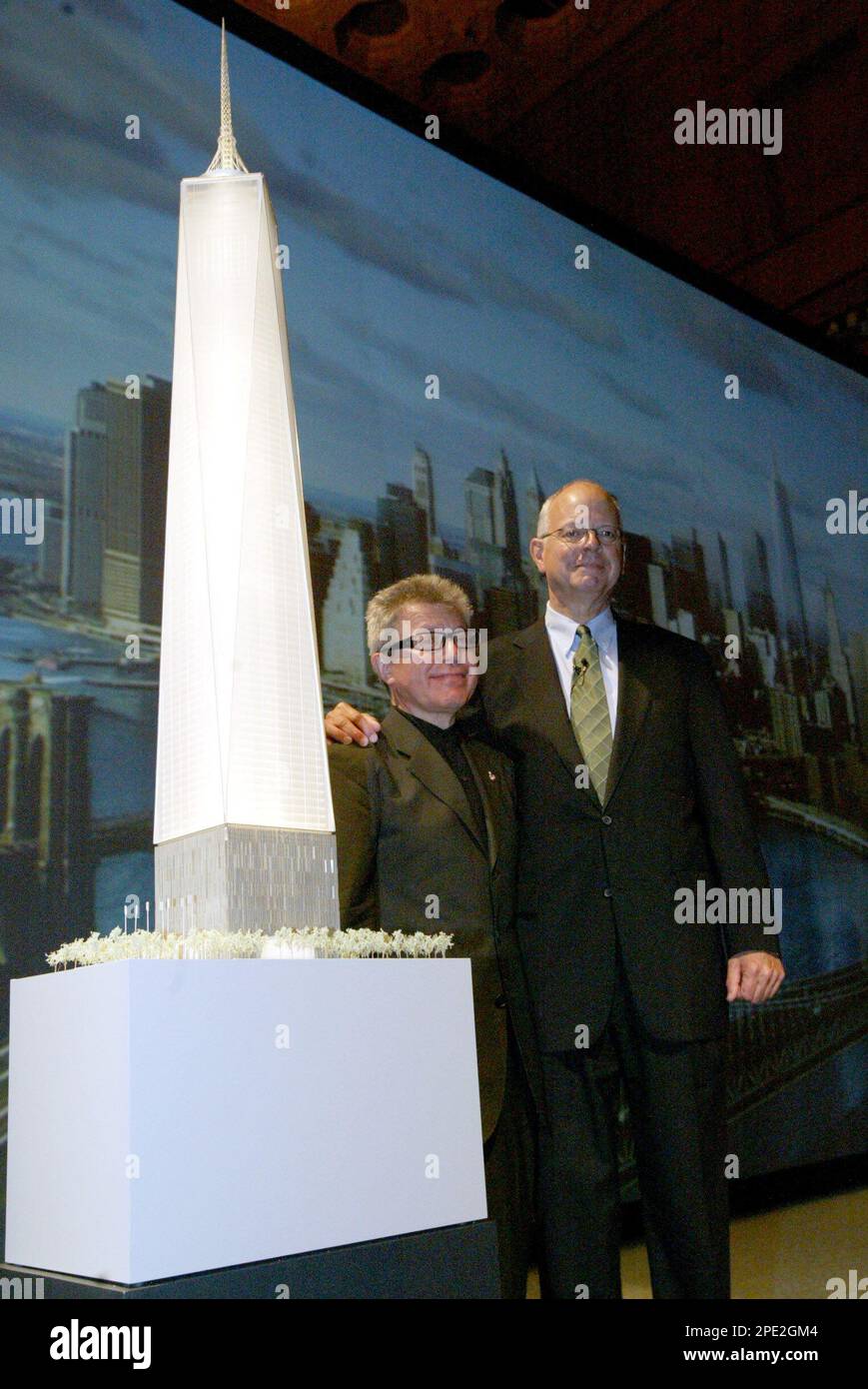 Architects David Childs, right, and Daniel Libeskind pose next to the ...