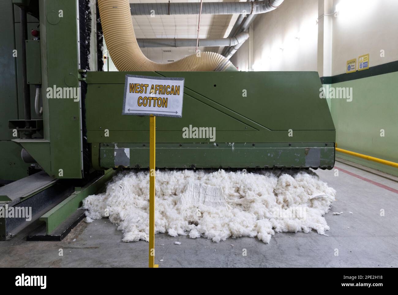 machinery is being used to clean cotton Stock Photo - Alamy