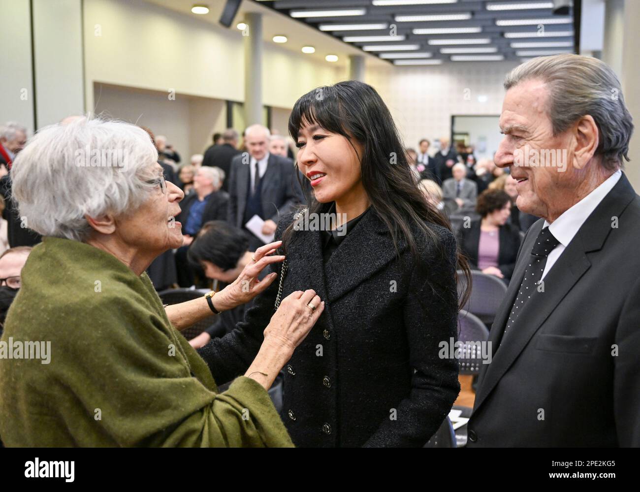 Berlin, Germany. 15th Mar, 2023. Gerhard Schröder (r), former German ...