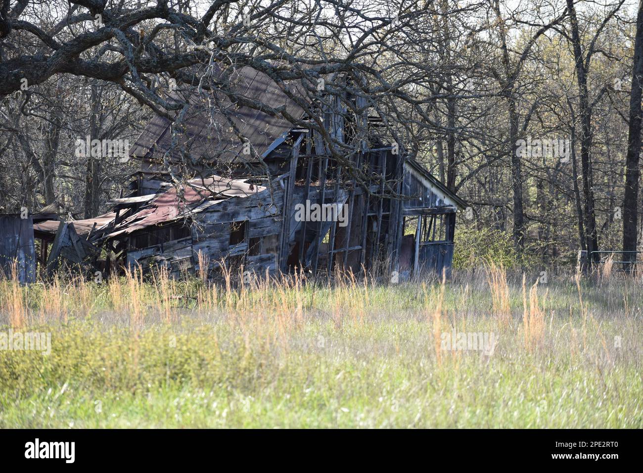 Falling down house hi-res stock photography and images - Alamy