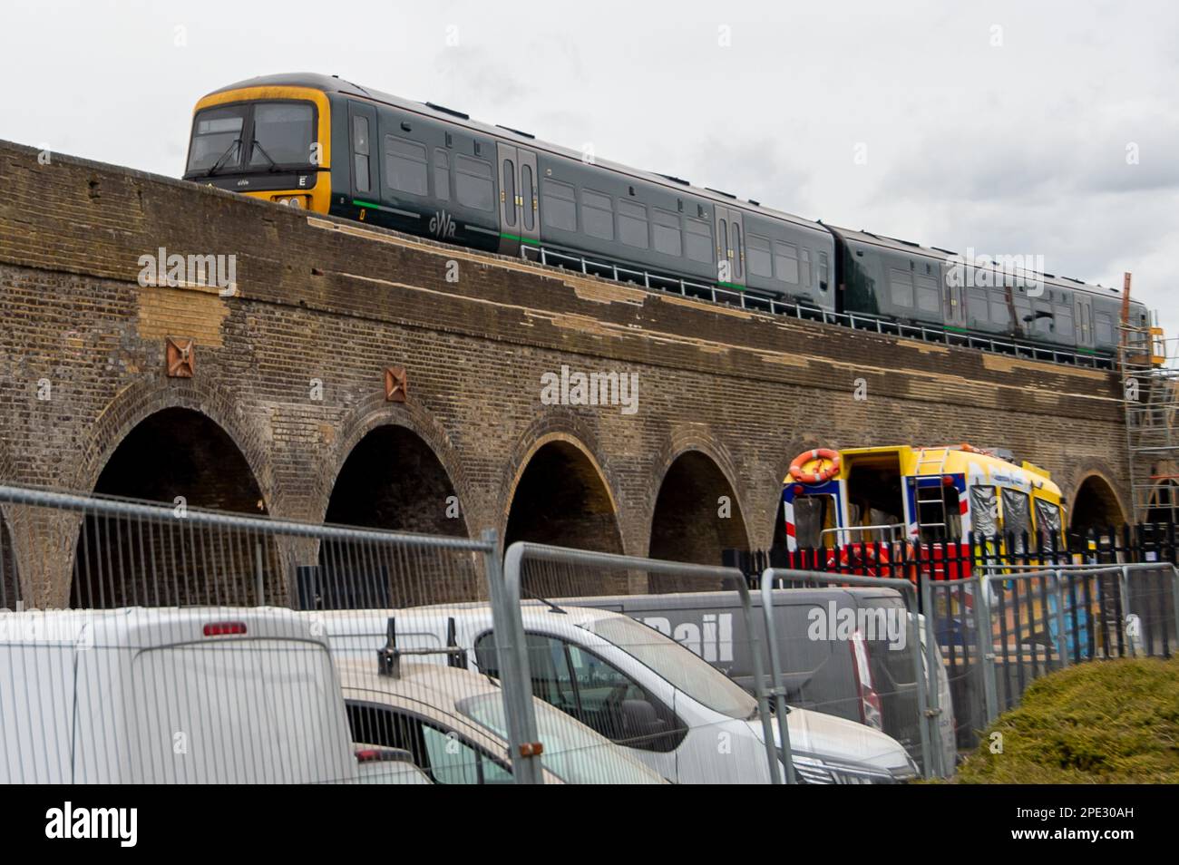 Windsor railway viaduct hi-res stock photography and images - Alamy