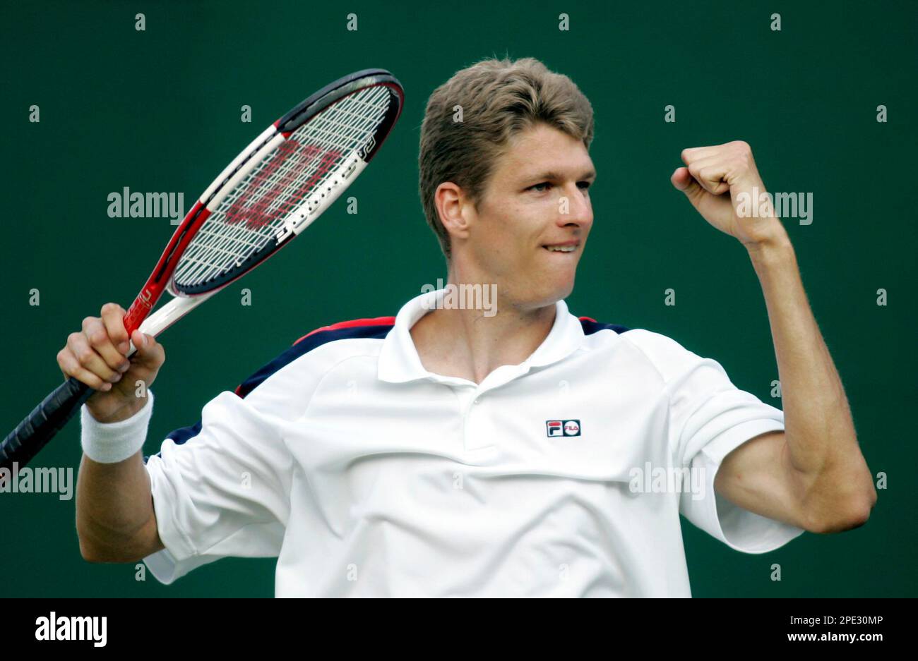 Germany's Alexander Popp waves after defeating Wayne Arthurs, of ...