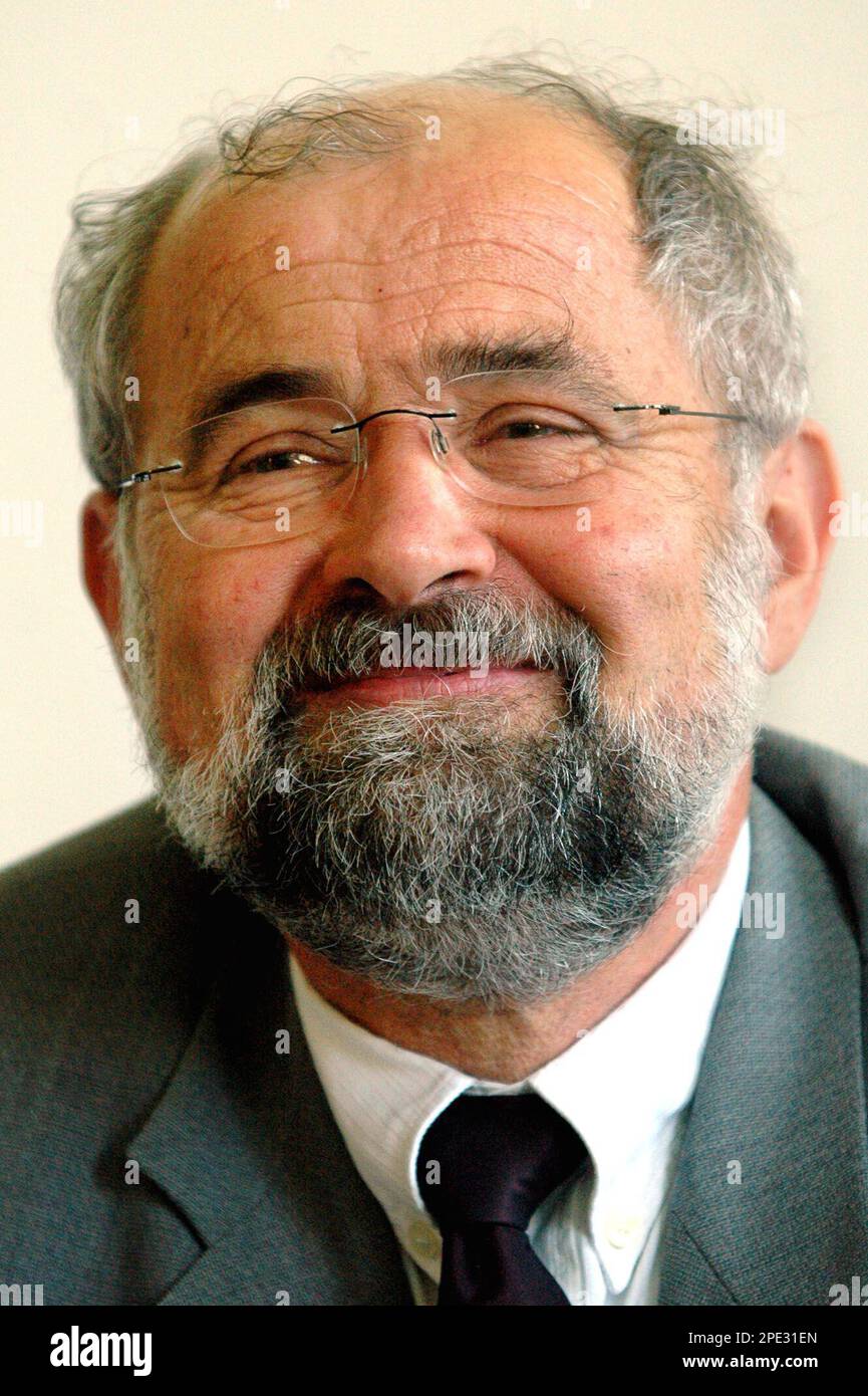 German Nobel laureate for medicine, Erwin Neher, smiles at a media ...