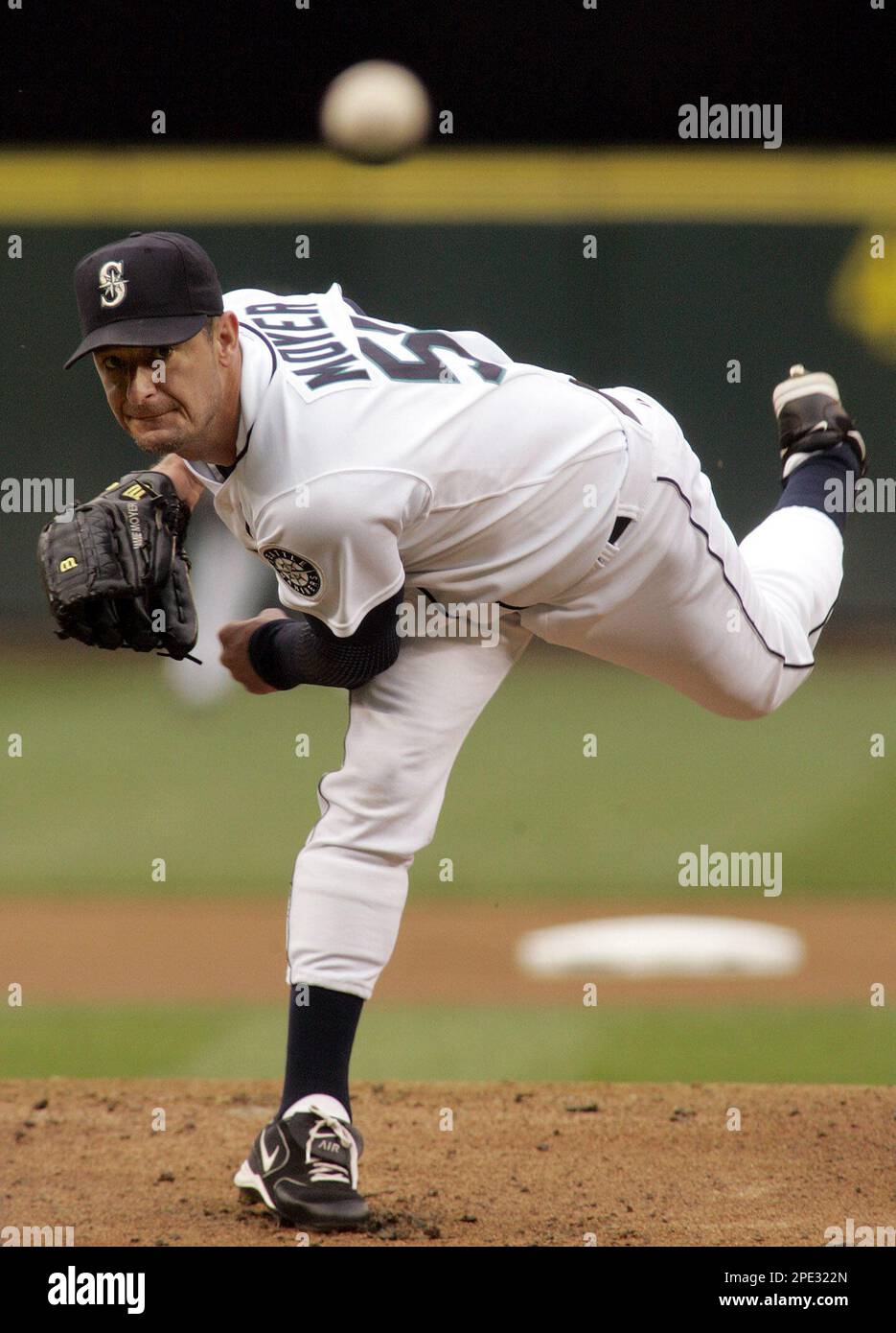 Seattle Mariners starting pitcher Jamie Moyer throws against the ...