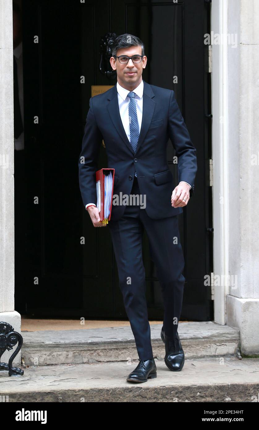 Rishi Sunak leaves number10 Downing Street to attend Prime Ministers Questions on March 15, 2023 ...