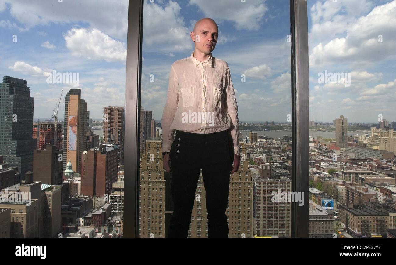 Singer Billy Corgan poses at MTV studios in New York, May 2, 2005. (AP ...