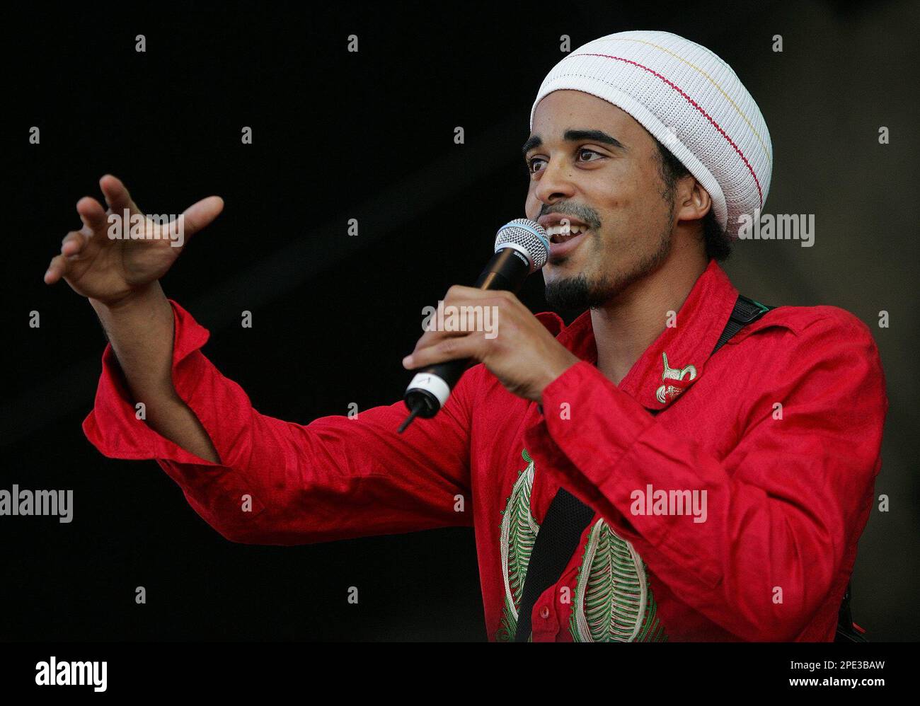 Singer-Songwriter Patrice from France sings with the Shashamani-Band on ...