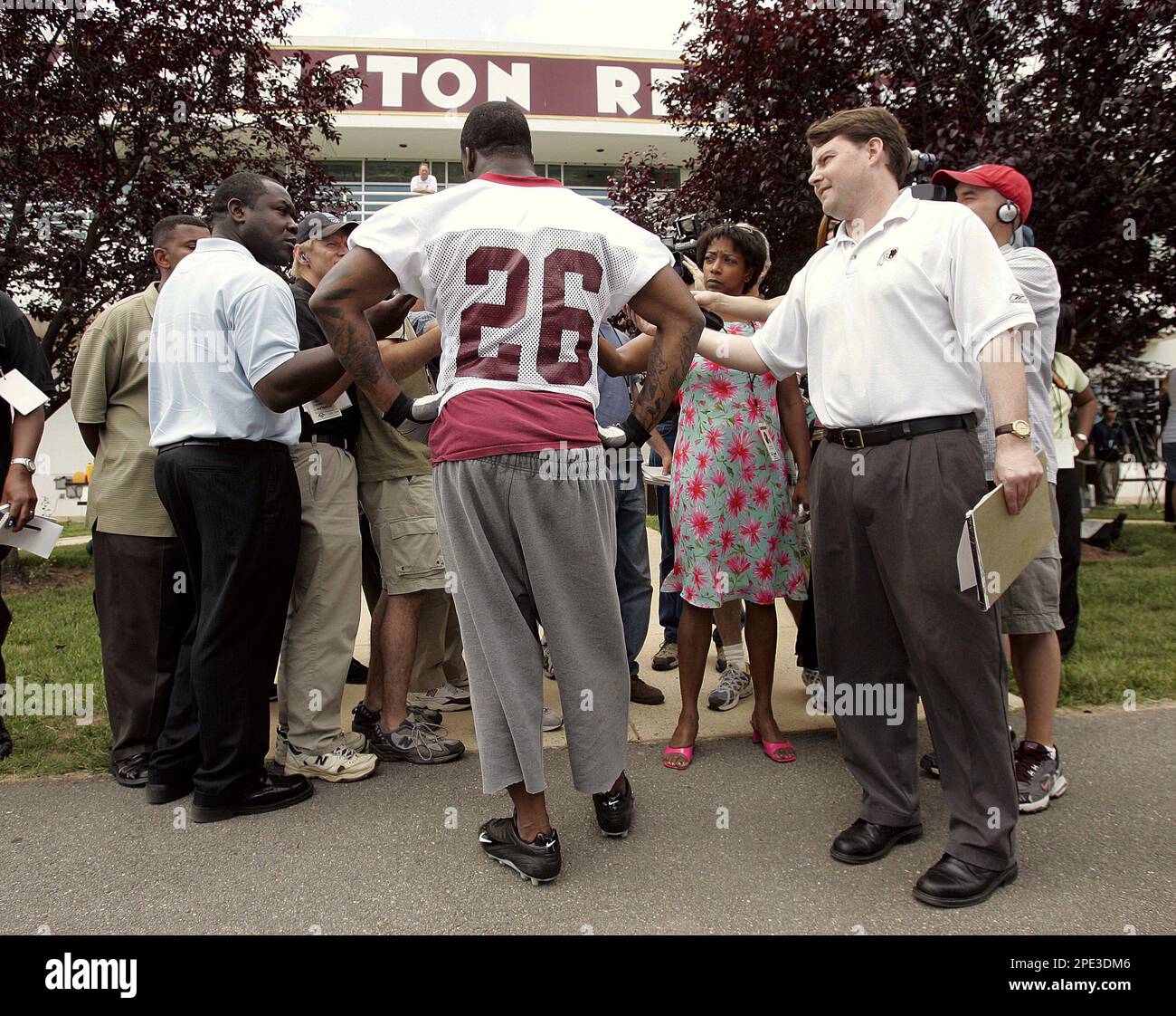 Washington Redskins running back Clinton Portis talks to the media ...