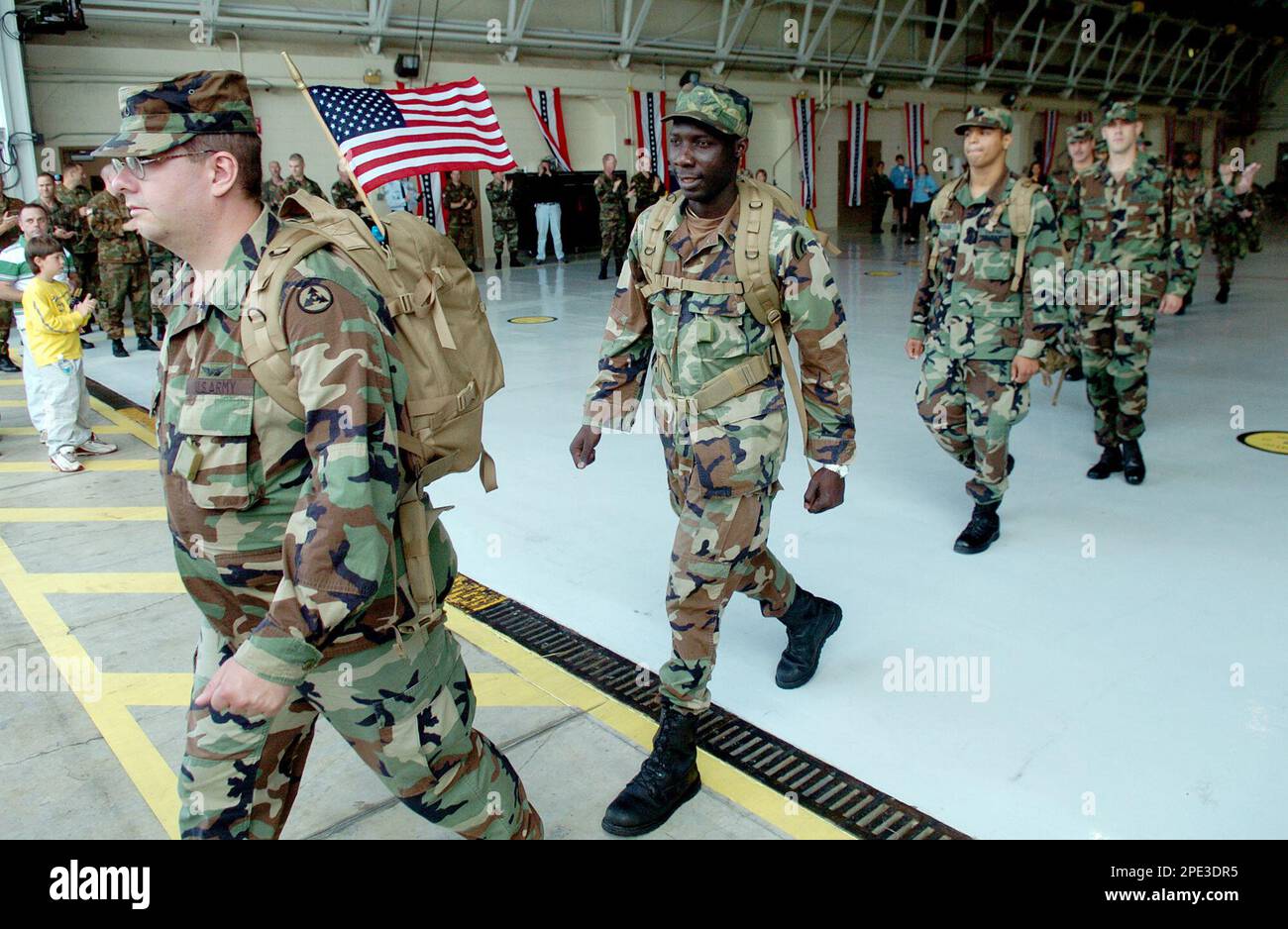 Members of the Connecticut Army National Guard, Company G, 126th ...