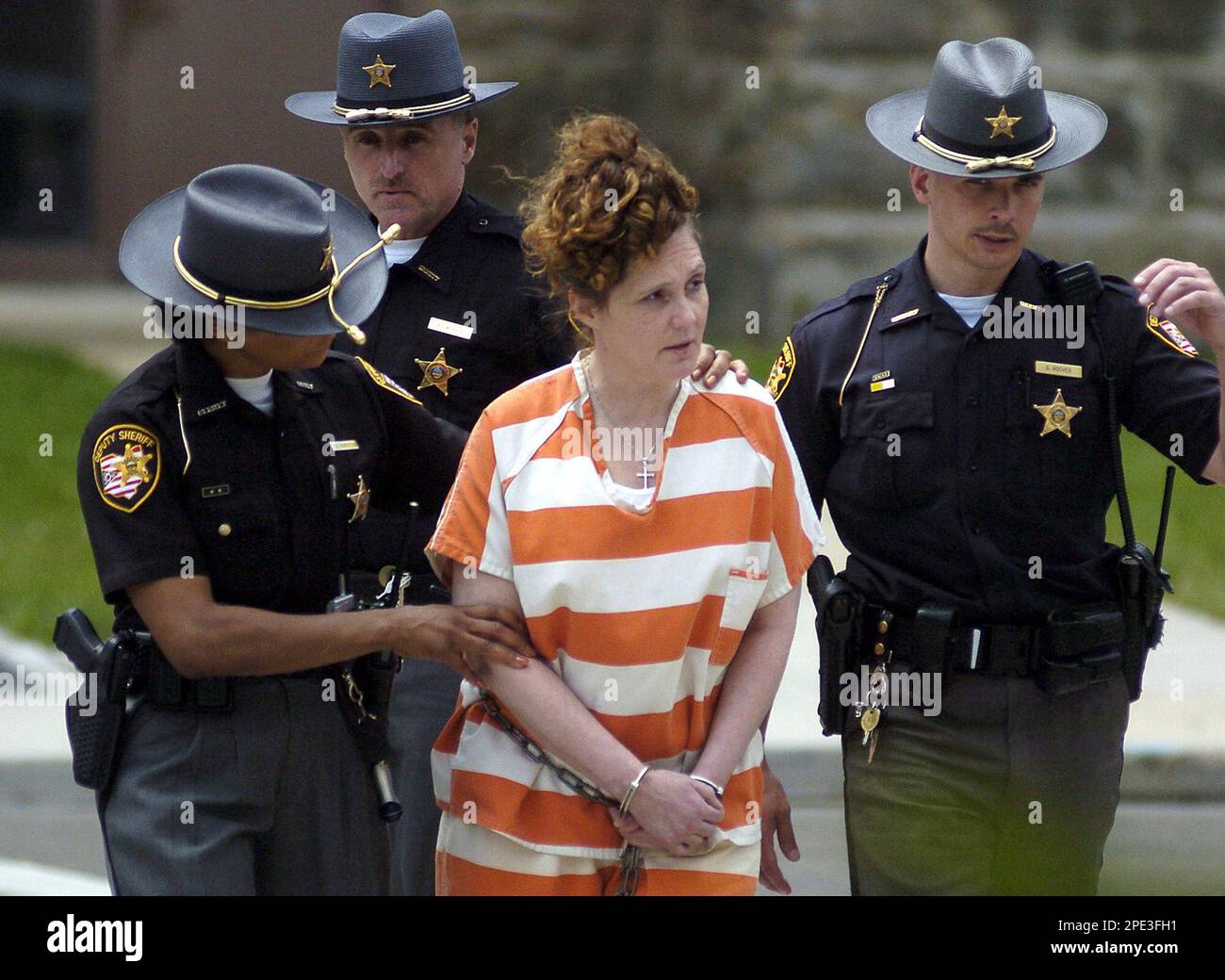 **FILE**Trumbull County Sheriff's deputies lead Maridee Costanzo from ...