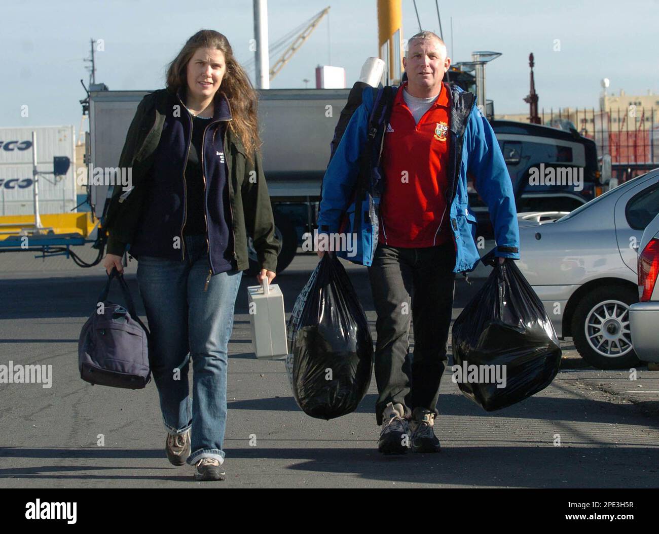 Rescued sailors, Gary Blackwood from Scotland with his wife, Canadian ...