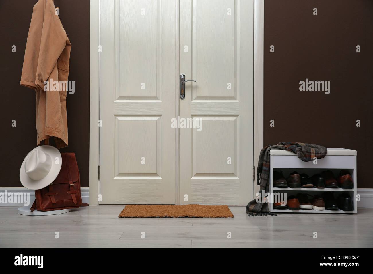 White door shelving unit hi-res stock photography and images - Alamy