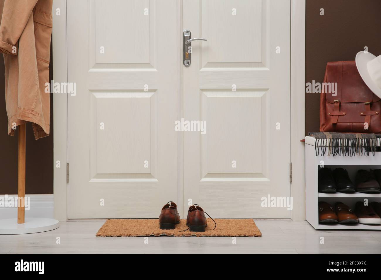 White door shelving unit hi-res stock photography and images - Alamy