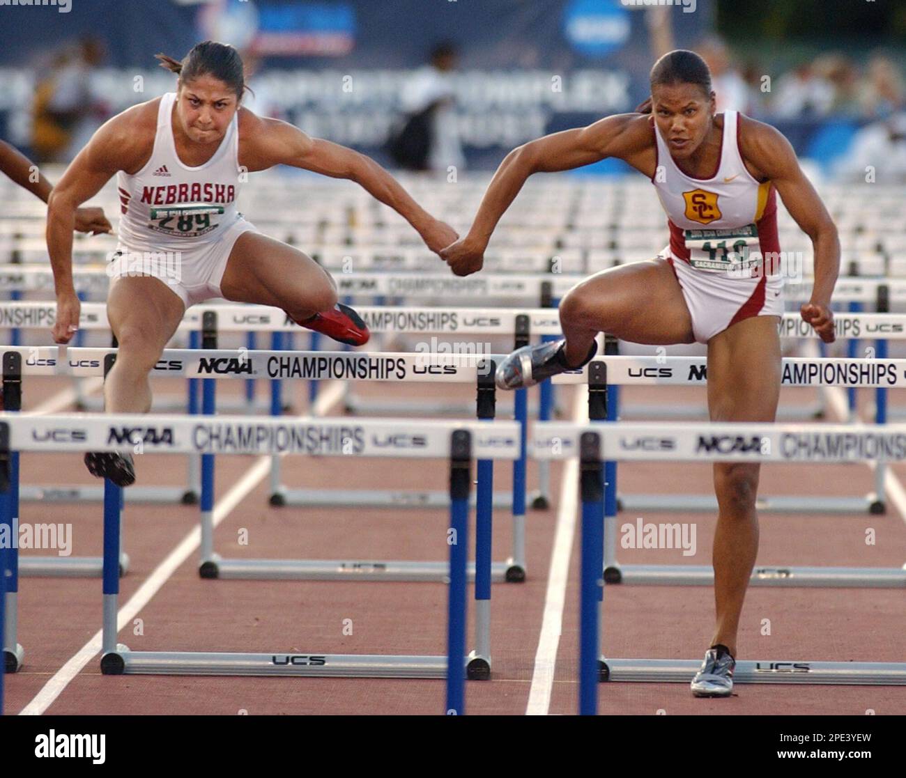 Southern California's Virginia Powell, right, edges out Nebraska's ...