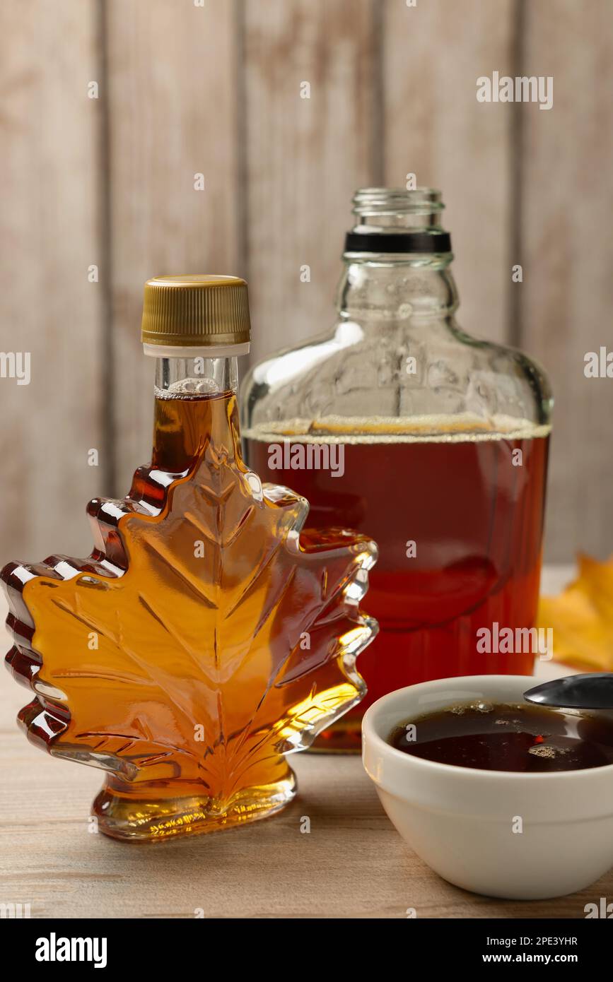 Maple syrup bottles hi-res stock photography and images - Alamy