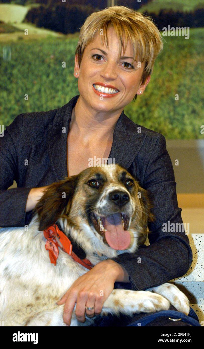 Die neue "Herrchen Gesucht"-Moderatorin Miriam Deforth posiert am ...