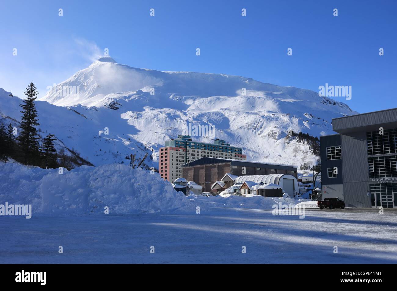Snowcovered buildings hi-res stock photography and images - Alamy