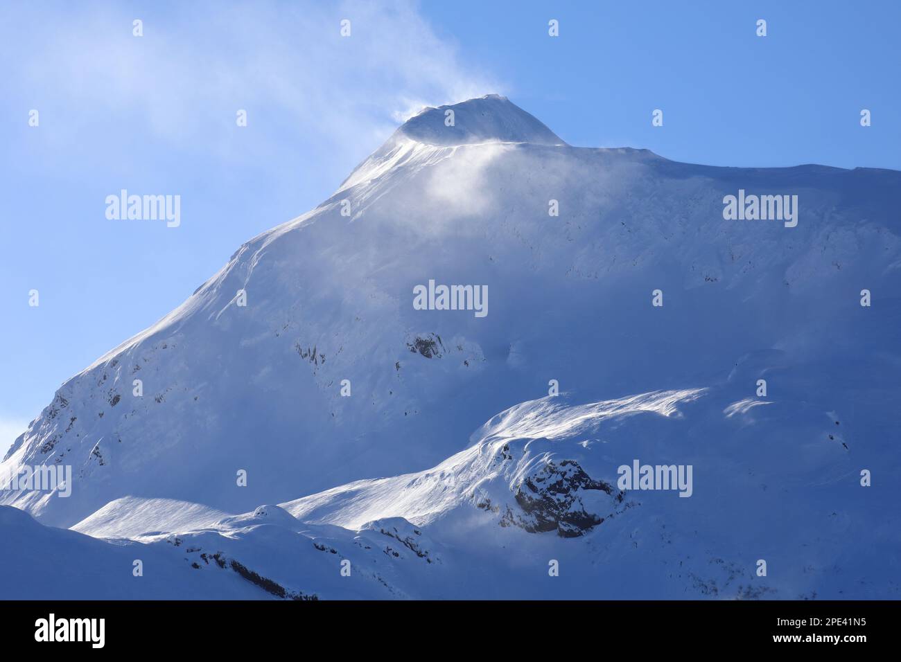 Snowy peaks ranges hi-res stock photography and images - Alamy