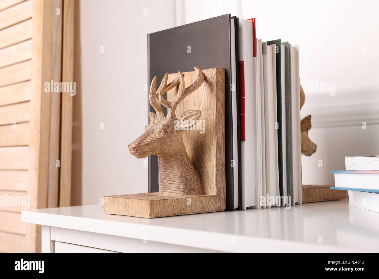 Bookends on white hi-res stock photography and images - Alamy
