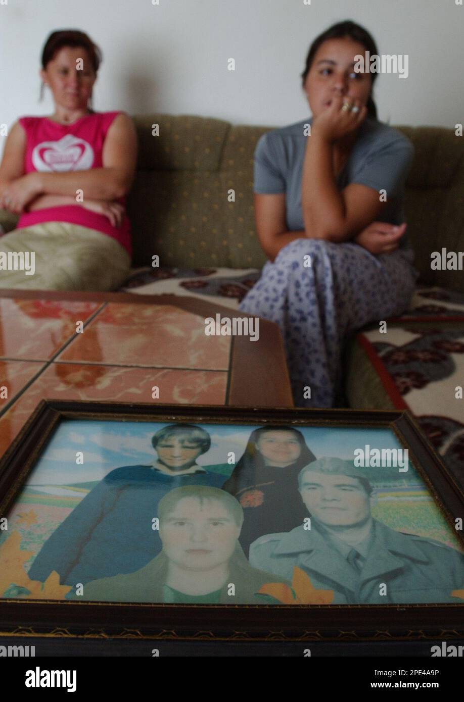 The Bosnian Muslim women Safeta Muhic, right, and her sister in law ...