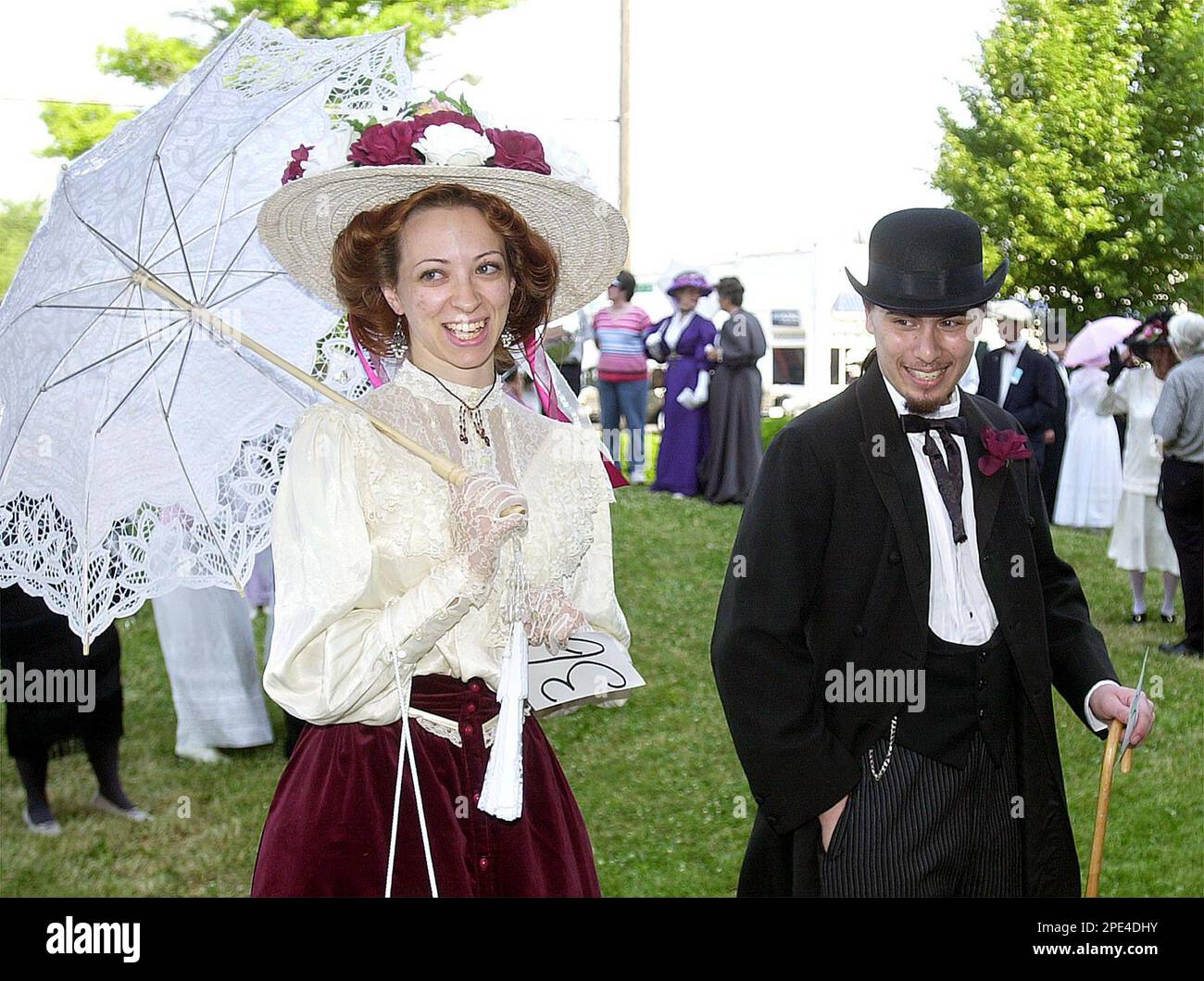 Stephanie Potter and her husband, Jeremy, of Pueblo, Colo., talk to ...