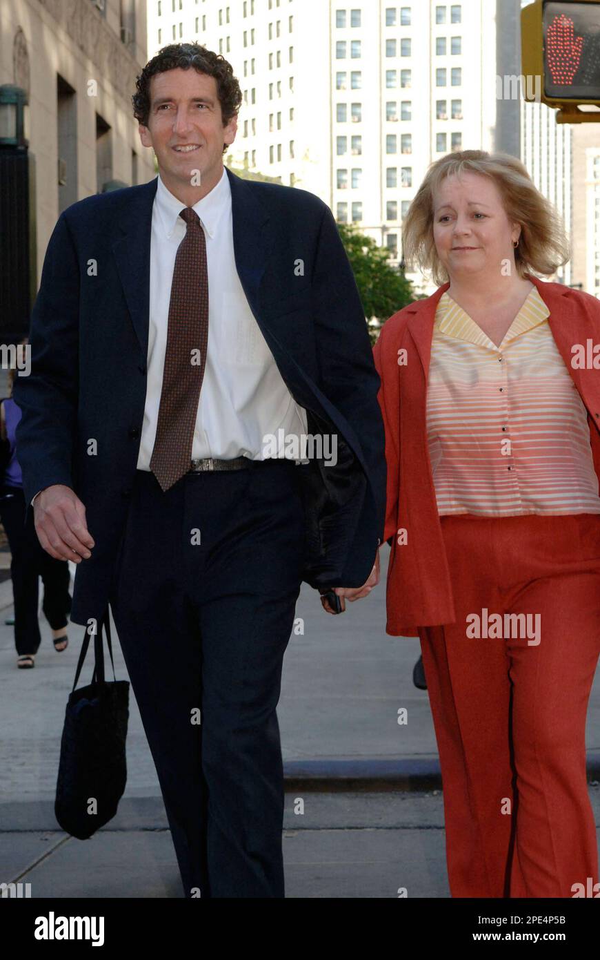 Former Tyco International CFO Mark Swartz enters State Supreme Court ...