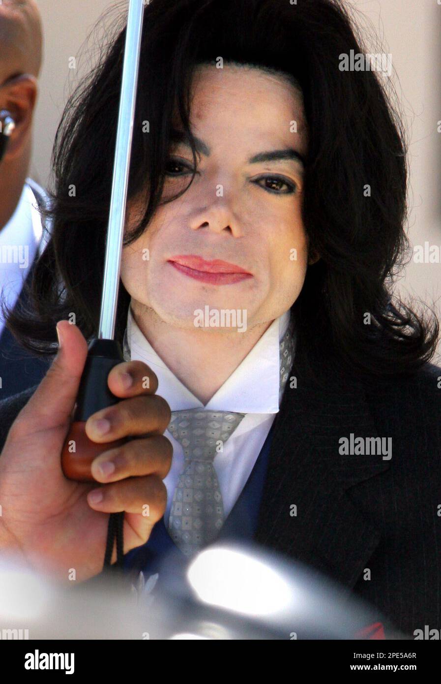 Pop star Michael Jackson leaves the Santa Barbara County Courthouse ...