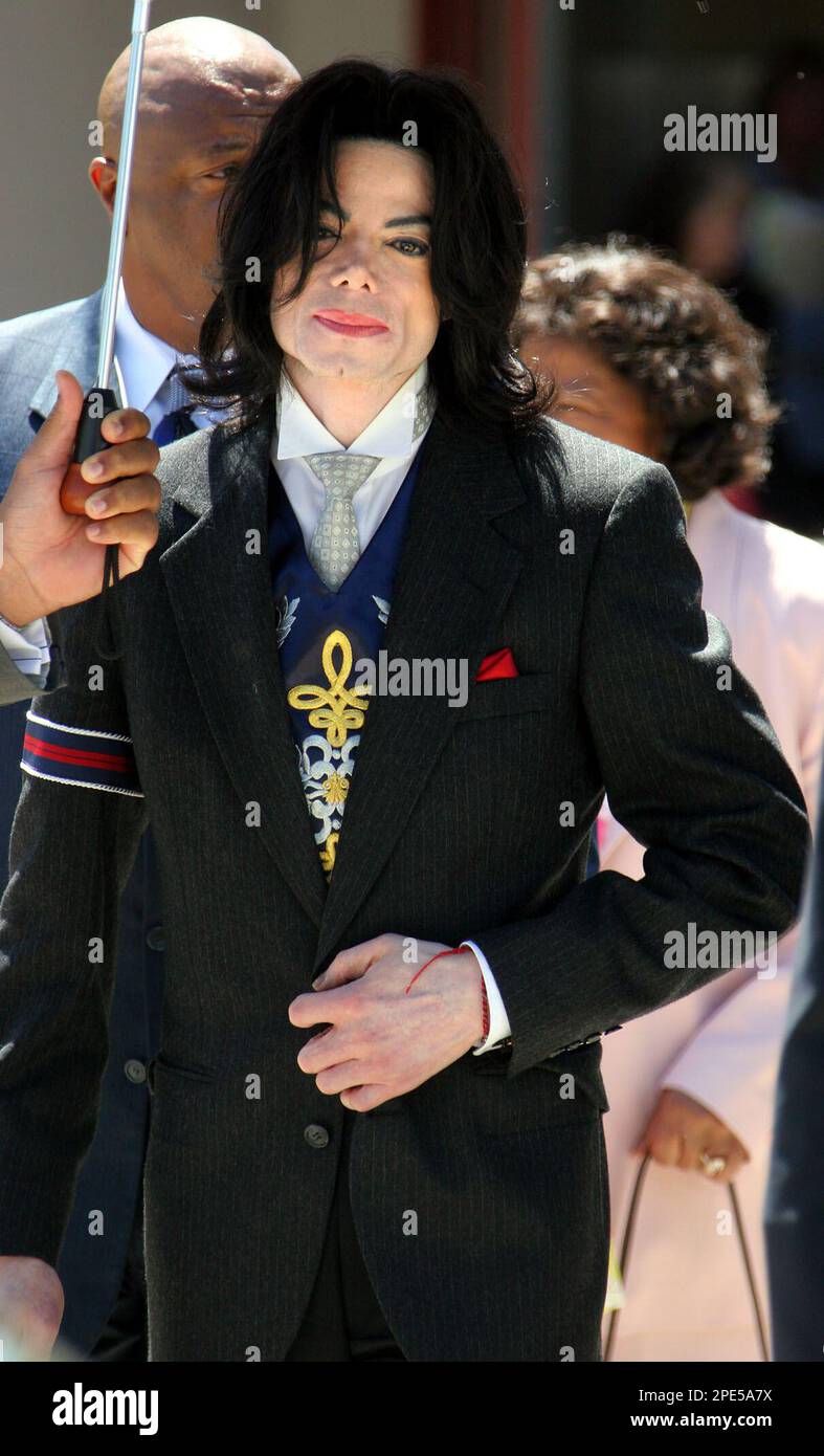 Pop star Michael Jackson leaves the Santa Barbara County Courthouse ...