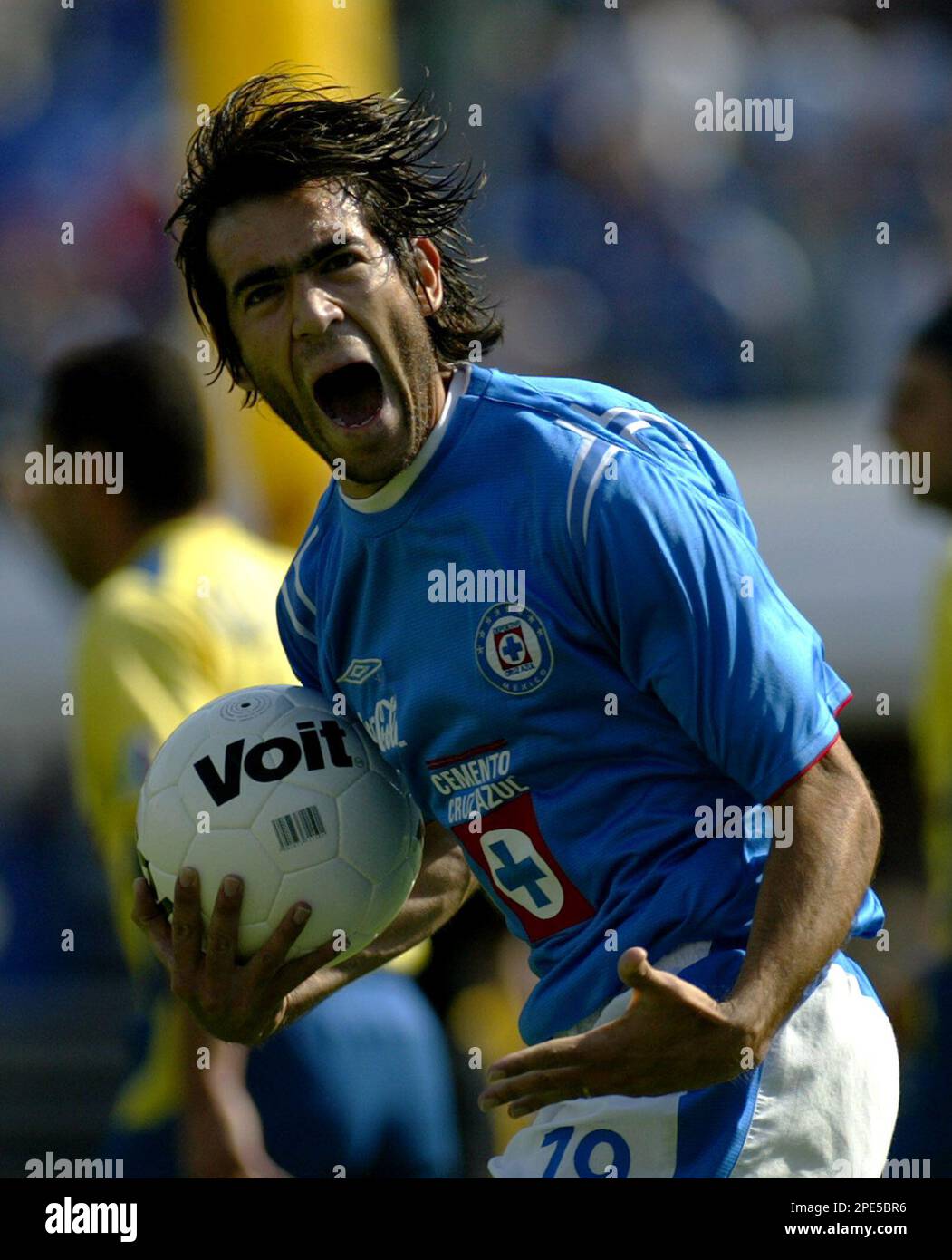 Crus Azul's striker Cesar Delgado from Argentina celebrates after ...