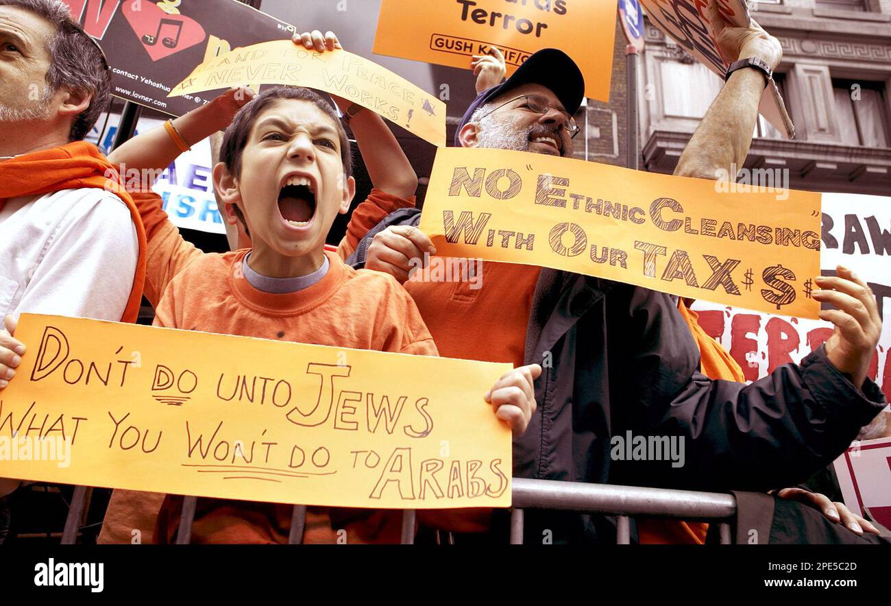 Angry Jewish protesters rally outside of Baruch College in New York ...