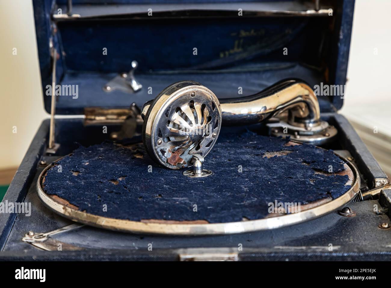 old broken gramophone. not currently used. retro Stock Photo - Alamy