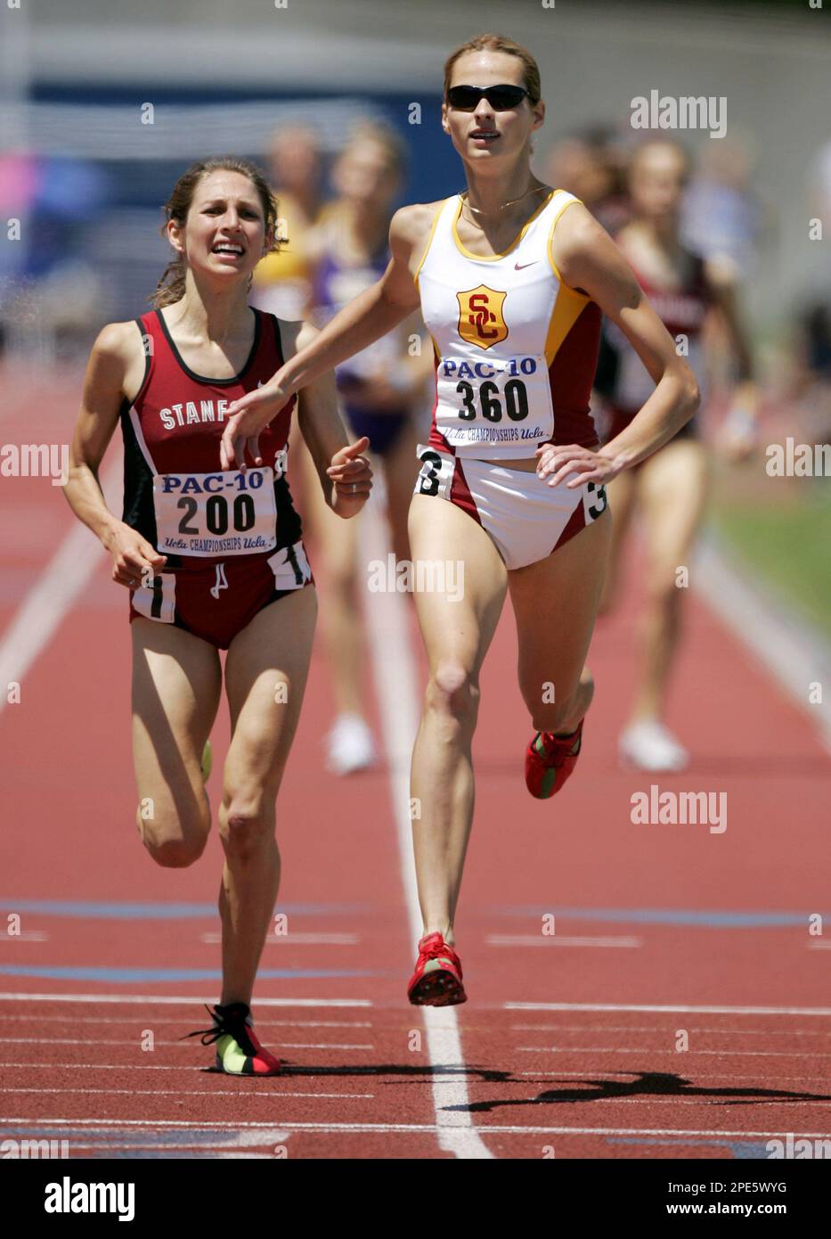 Southern California's Iryna Vashchuk, right, of Ukraine, crosses the ...