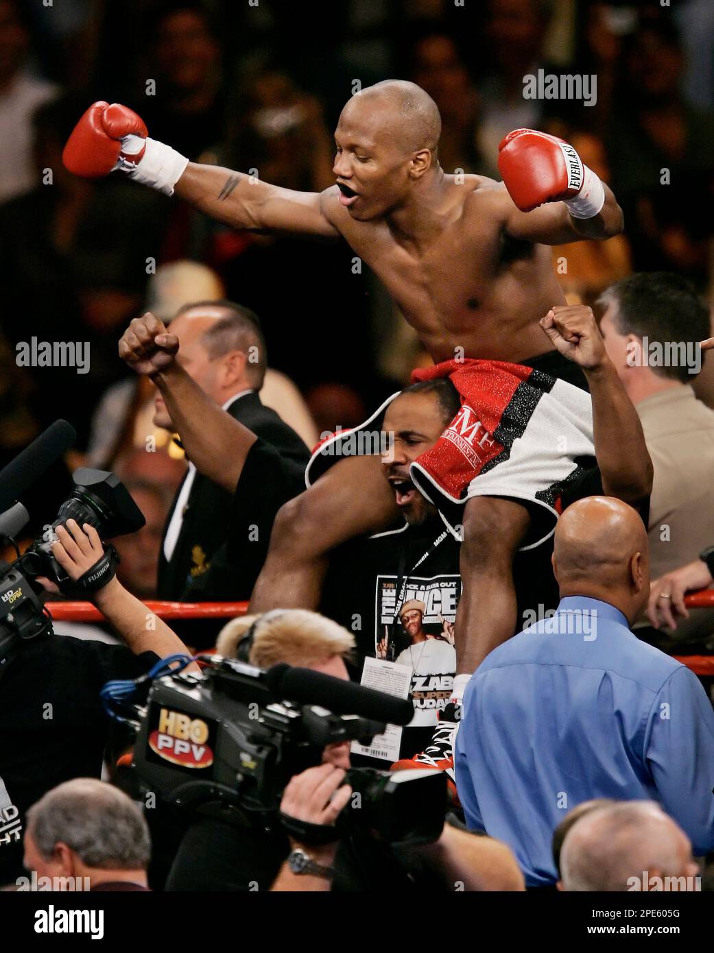New York's Zab Judah celebrates his three-round knockout victory over ...