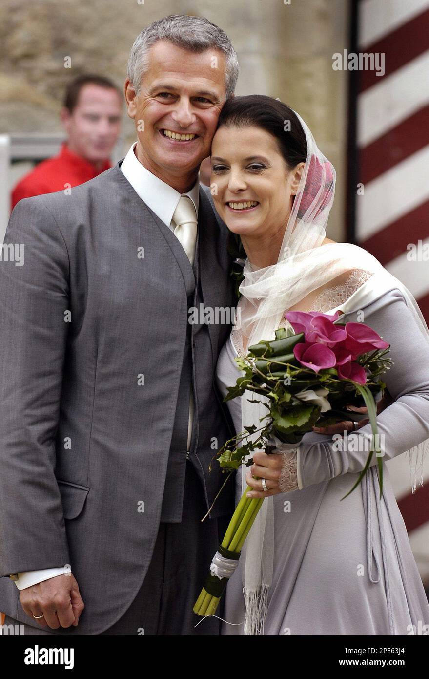 Zirkusdirektor Franco Knie, links, und Claudia Uez, rechts, zeigen sich ...