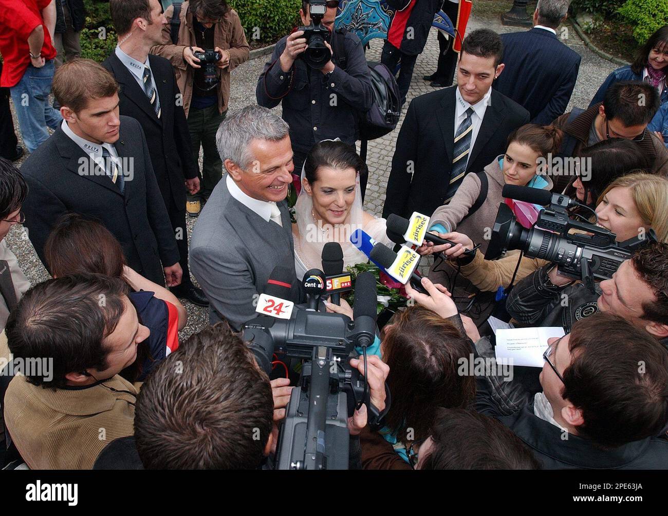 Zirkusdirektor Franco Knie, links, und Claudia Uez, rechts, zeigen sich ...