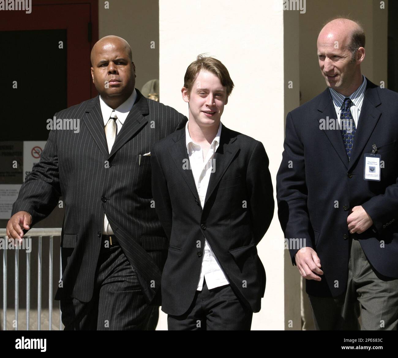 Actor Macaulay Culkin leaves after testifying Michael Jackson's child ...