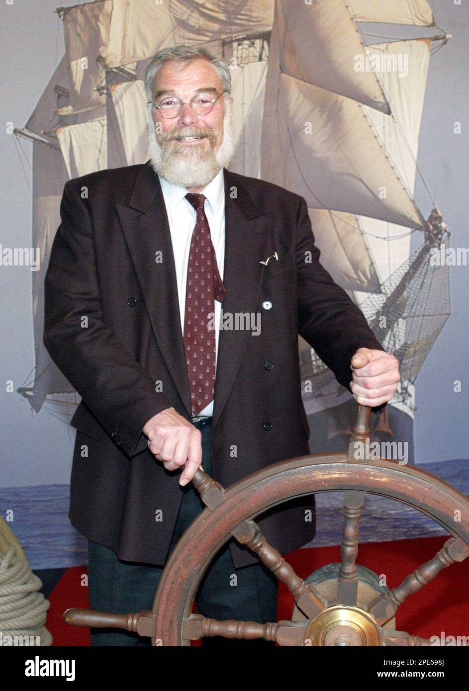 Der Gynaekologe Hans-Peter Ammann posiert am Dienstag, 10. Mai 2005, in ...