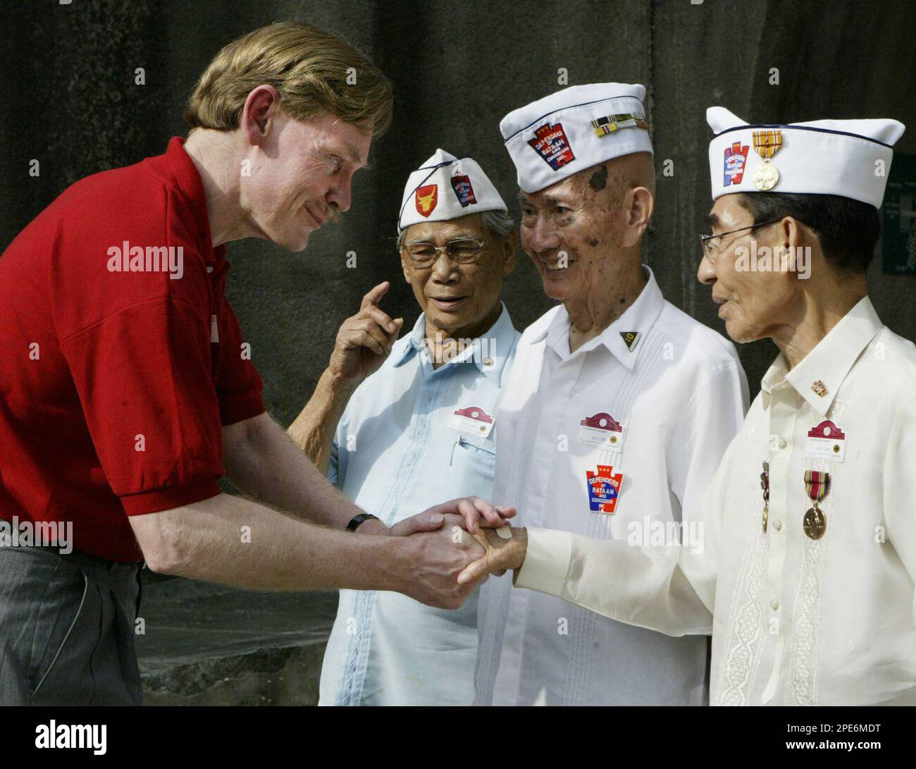 US Deputy Secretary of State Robert B. Zoellick, left, greets Filipino ...