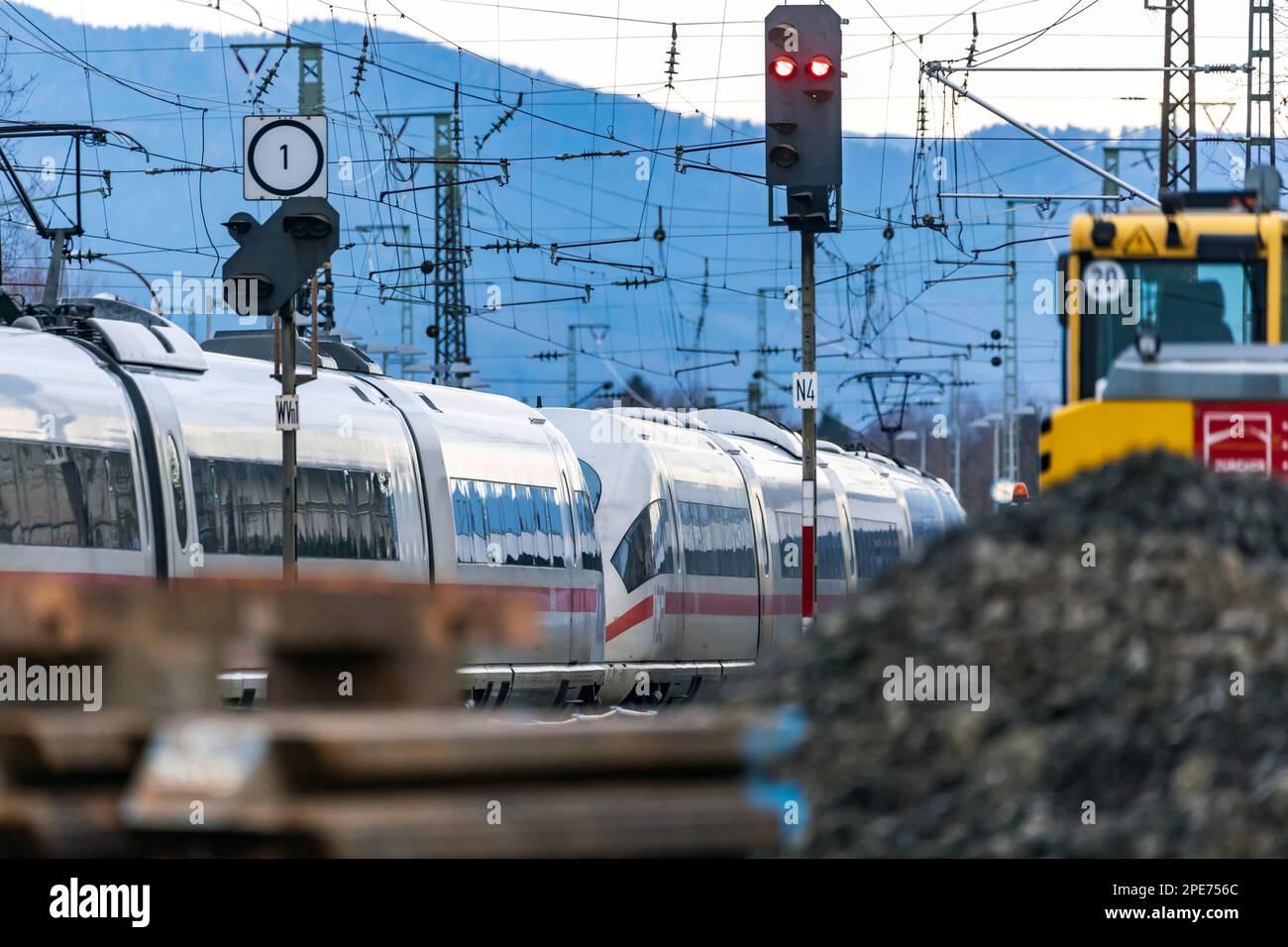Investment in the ailing rail network, Deutsche Bahn construction site ...