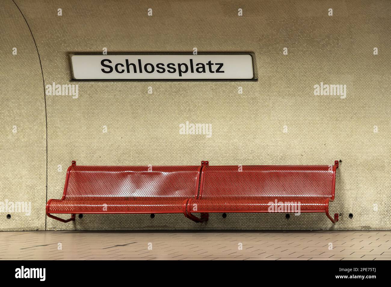 Empty bus stop hi-res stock photography and images - Alamy
