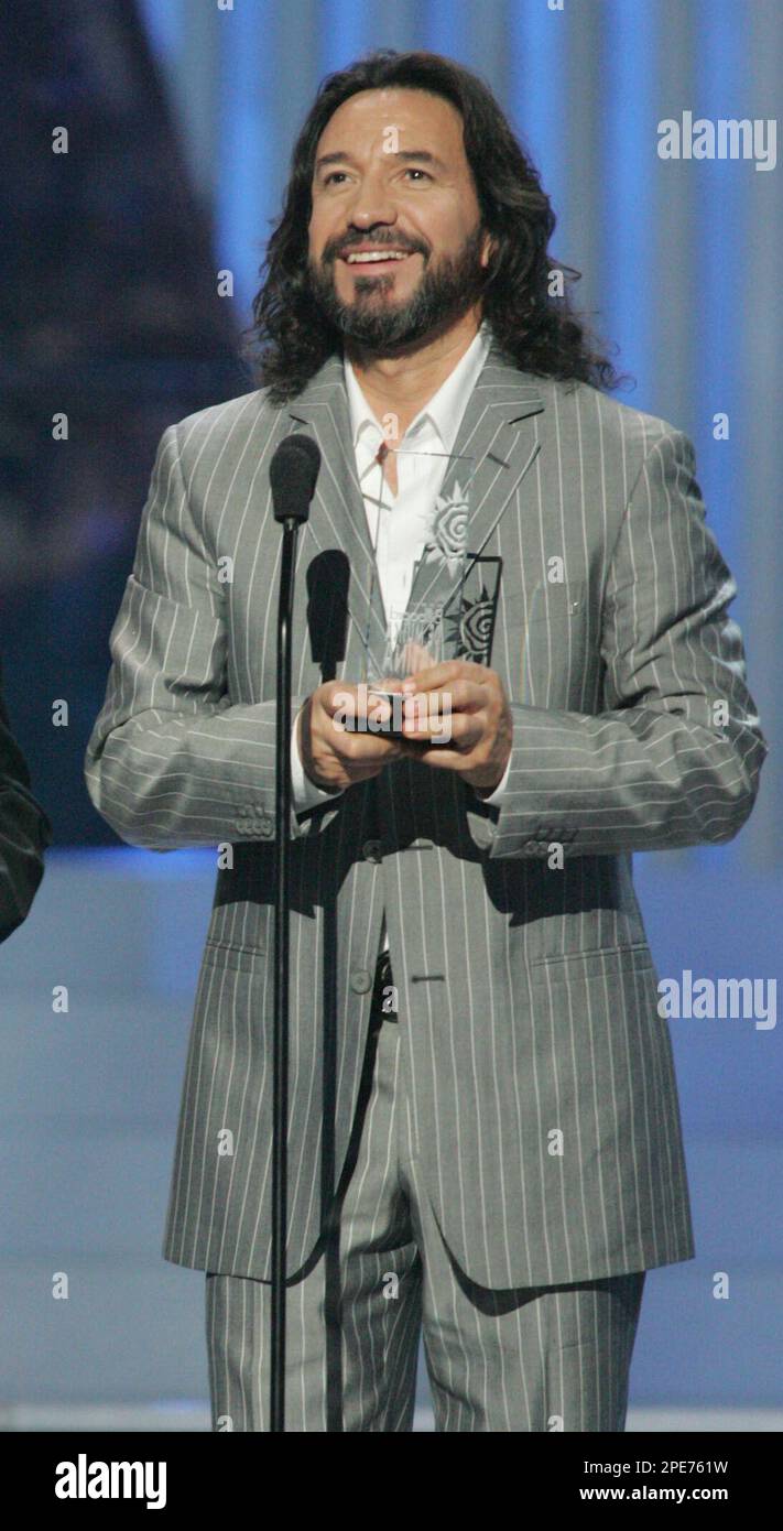 Singer Marco Antonio Solis accepts the Lifetime Achievement Award at ...