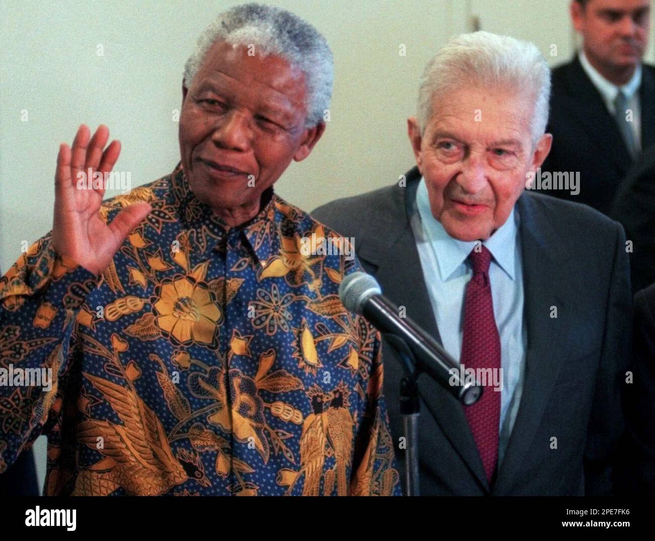 ** FILE ** Former South African President Nelson Mandela, left ...