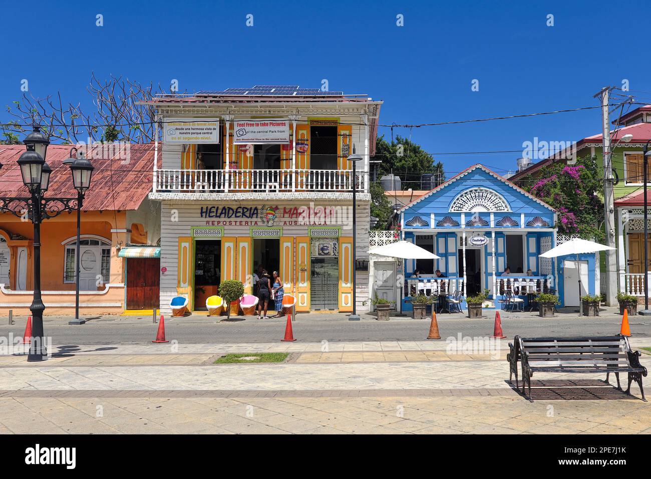 Colonial houses at Parque Independenzia in Centro Historico, Old Town ...