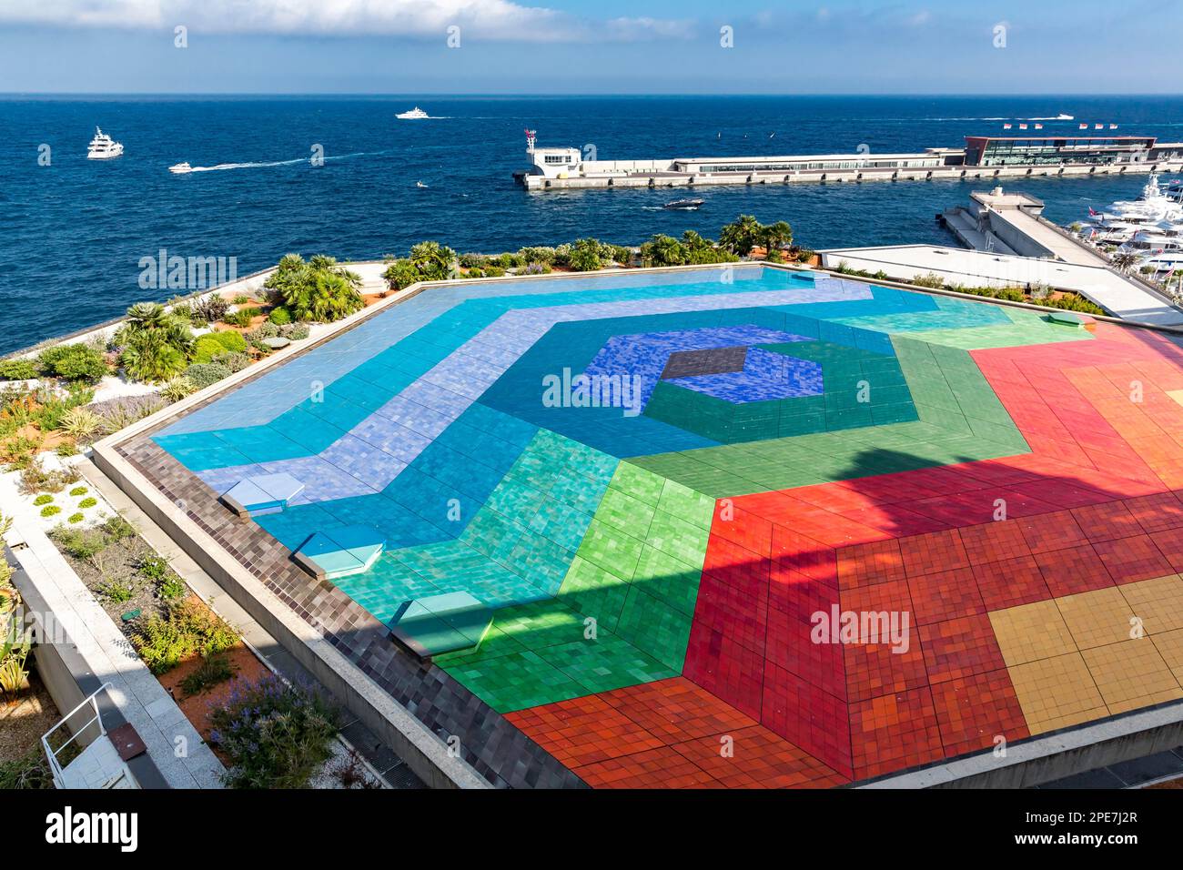 View of Hexa Grace, The sea, the sky and the earth, Le ciel, la mer, la ...