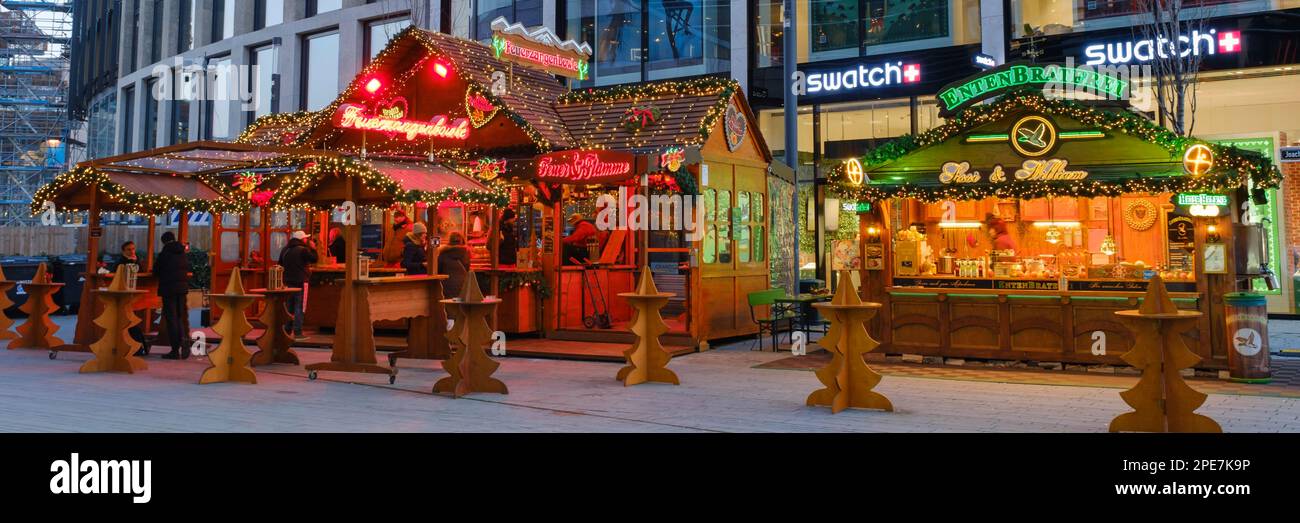 Christmas market stalls at the Koe-Bogen, Duesseldorf, North Rhine ...