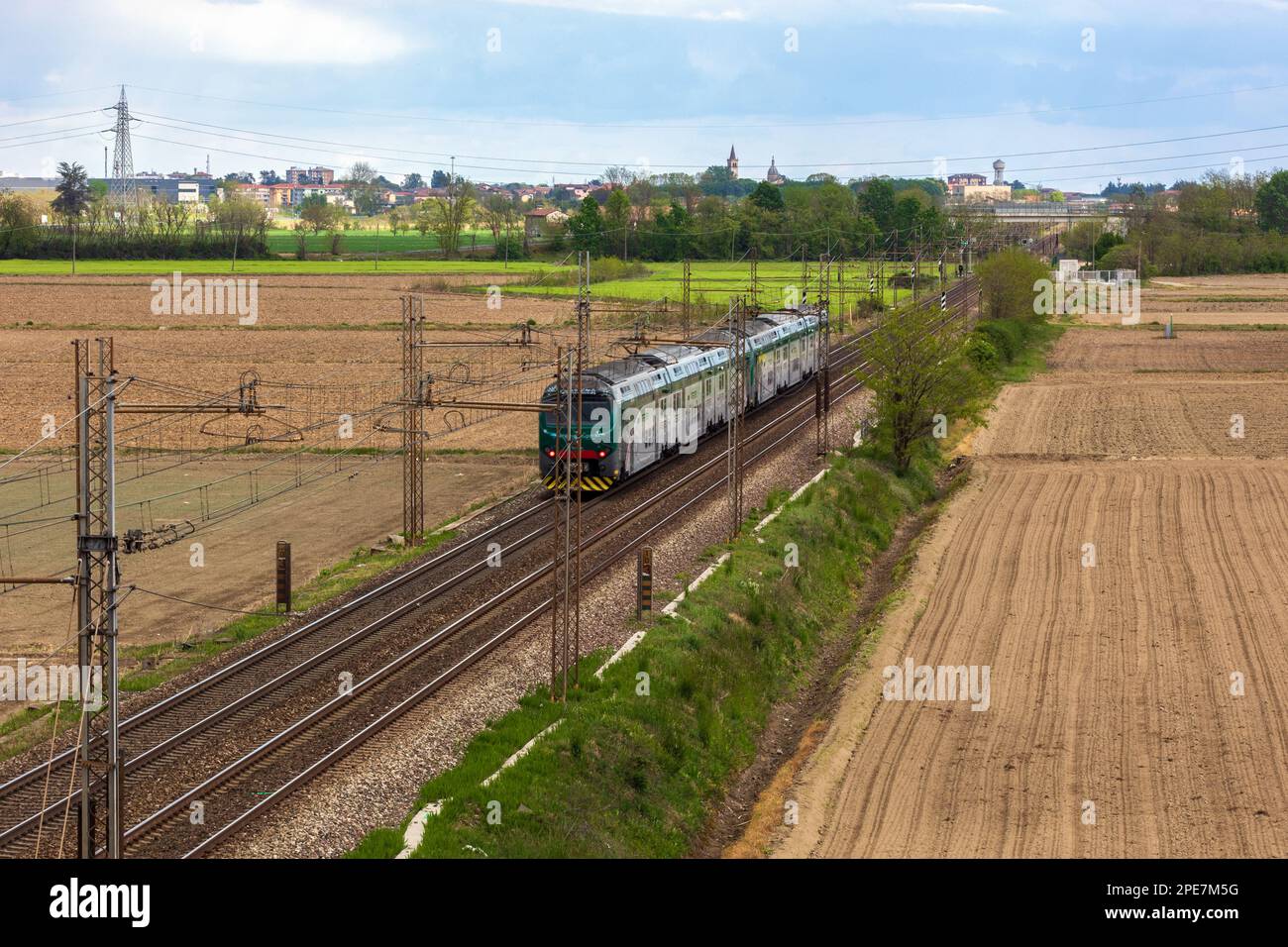 Treno tra le Campagne Novaresi - Piemonte Stock Photo - Alamy Treno tra le Campagne Novaresi - Piemonte Stock Photo - Alamy