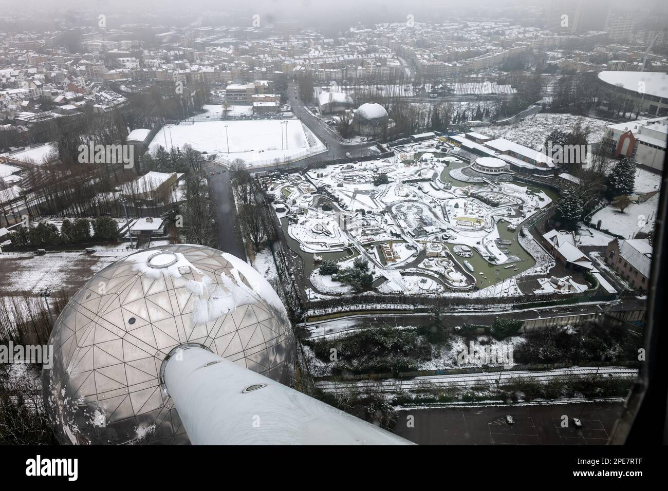 Atomium brussels interior hi-res stock photography and images - Alamy