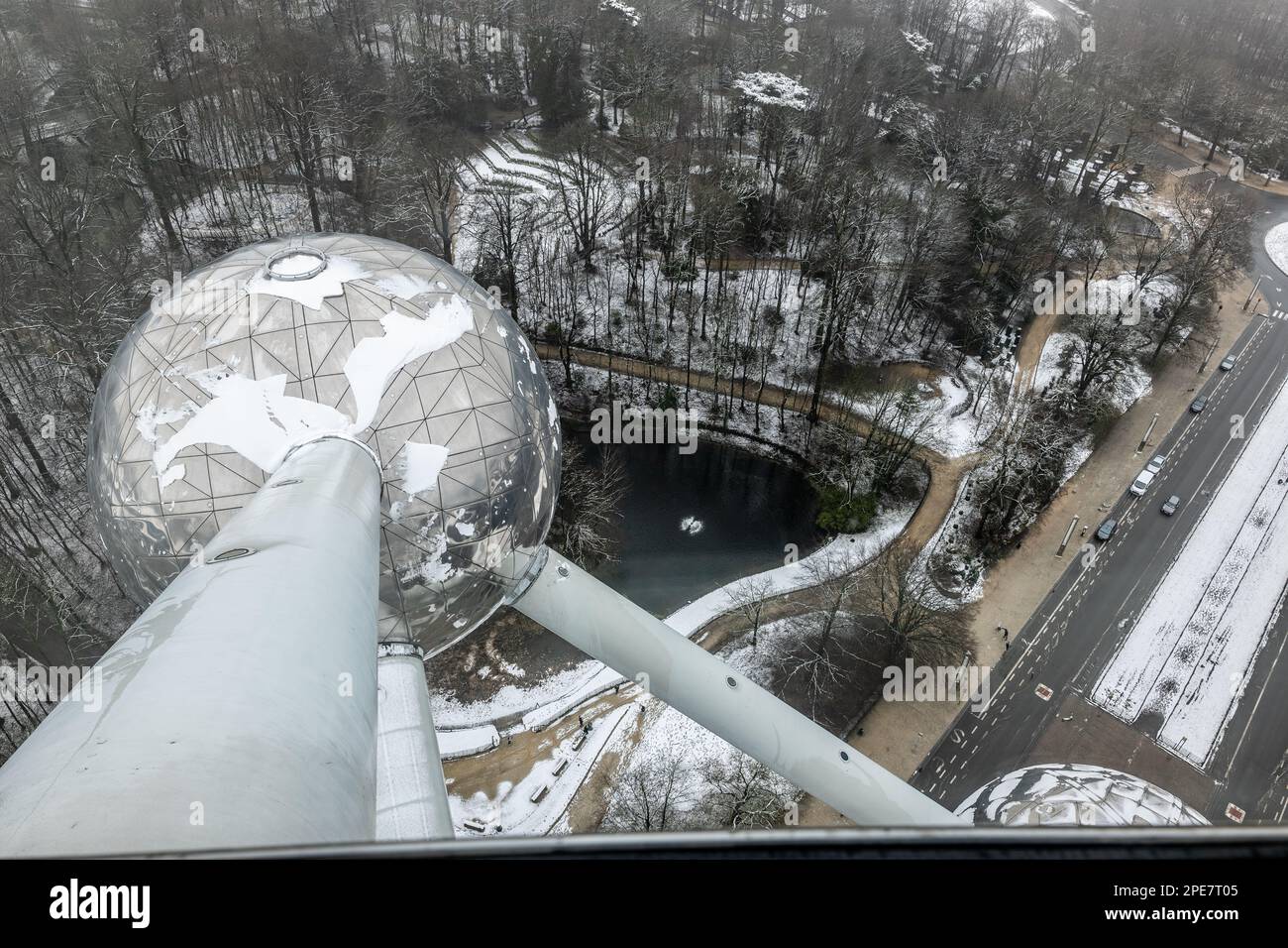 Atomium brussels interior hi-res stock photography and images - Alamy