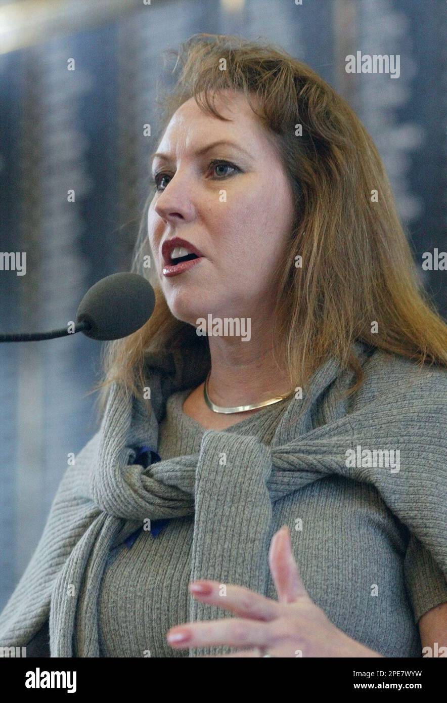 Rep. Suzanna Gratia Hupp, R-Kempner, introduces her bill that would ...